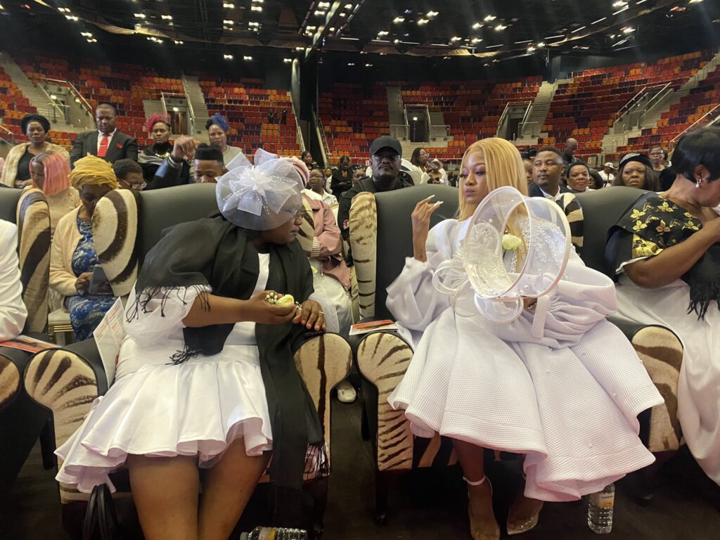 Mourners gather for Mampintsha's funeral service - Zambia News365